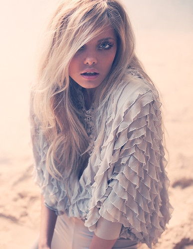 Fashion Magazine Models: Twitter