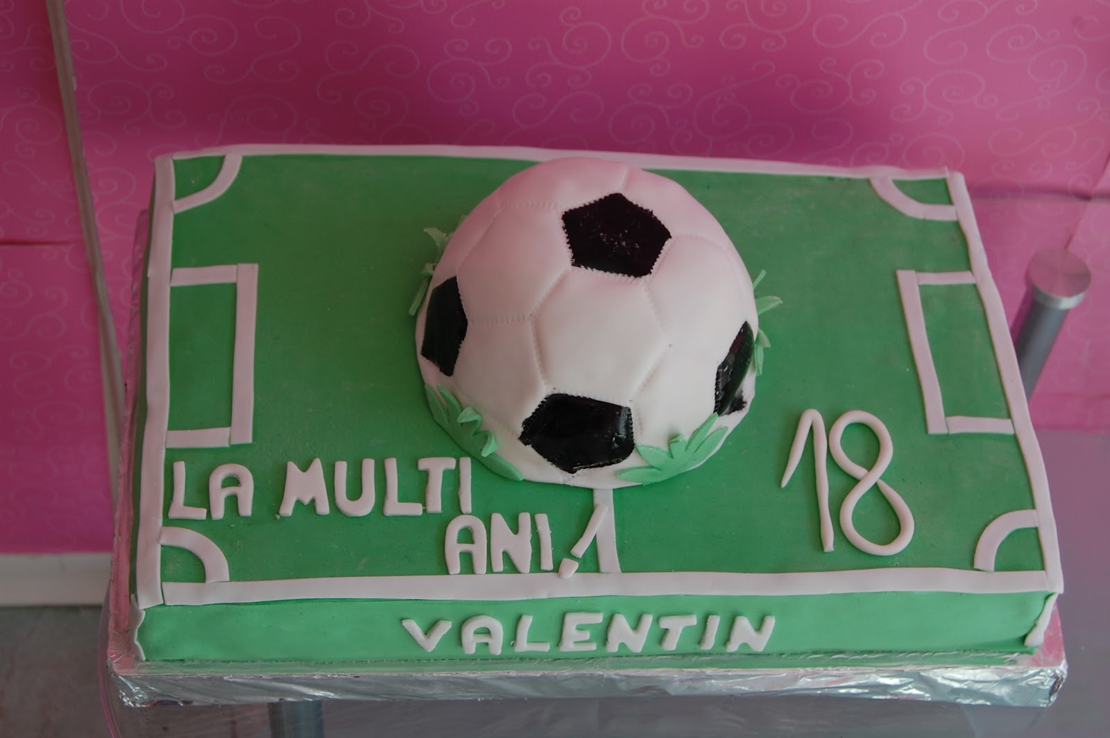 Torturi - Turnu Severin: Tort "TEREN DE FOTBAL"