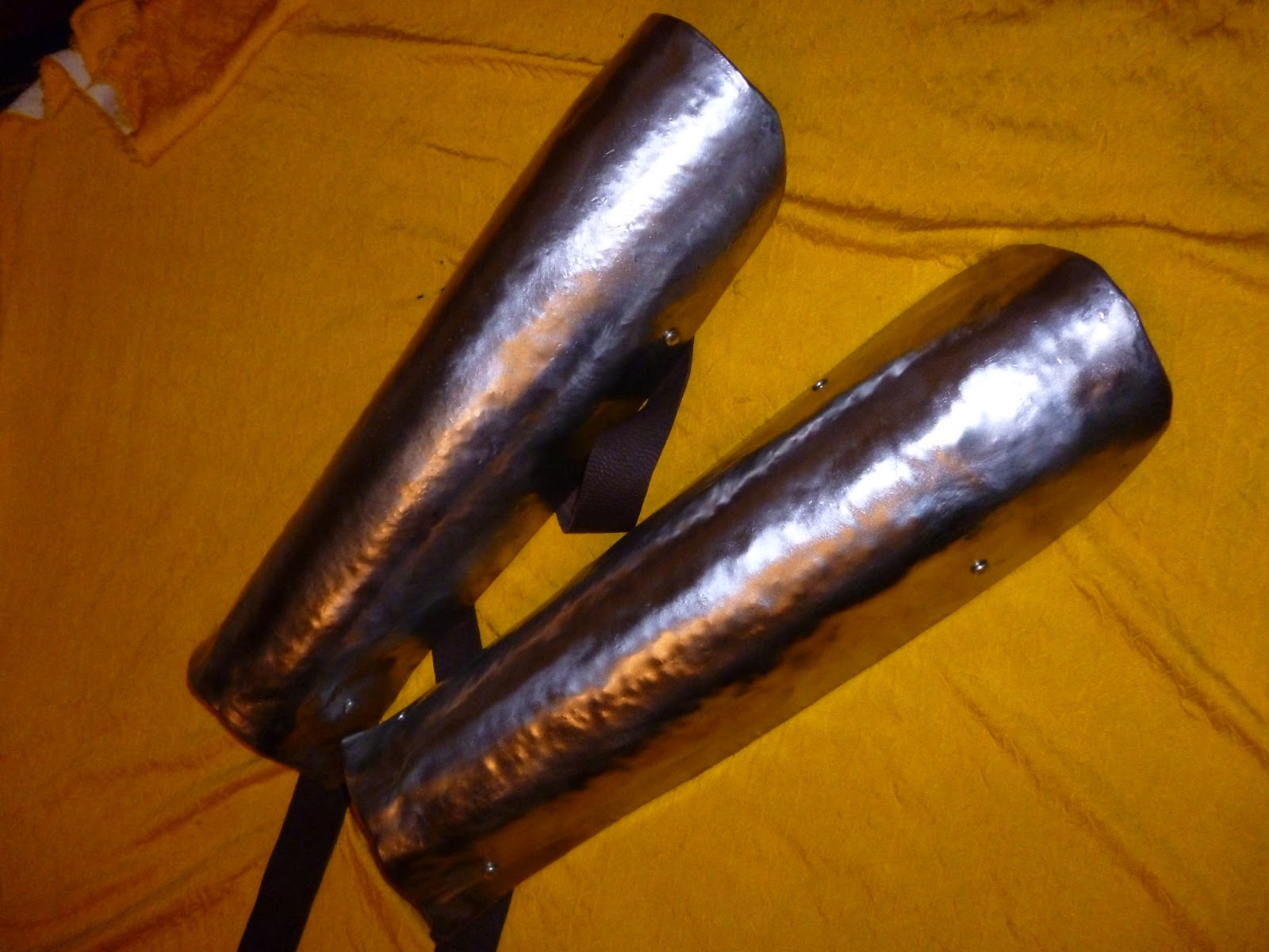 A Tutorial on Making Metal Bracers/Greaves from Scrap : LARP