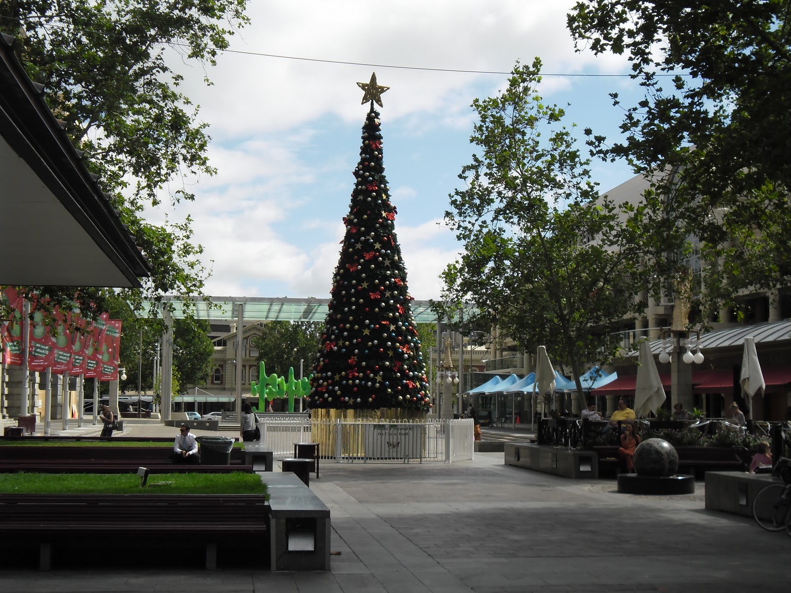 Christmas Tree in Forrest Place: