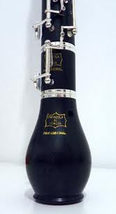 MUNDO INSTRUMENTAL: CORNE INGLÊS