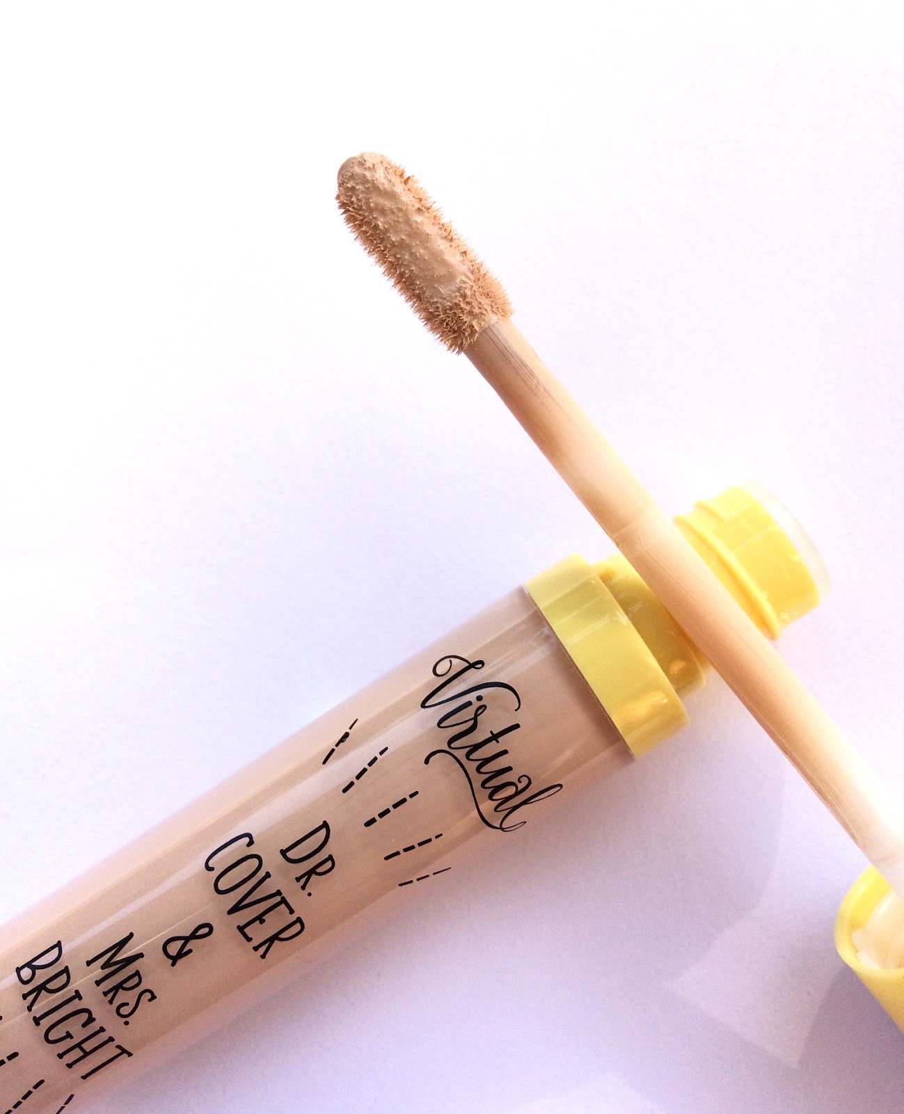 VIRTUAL COSMETICS Dr Cover & Mrs Bright Brightening Concealer