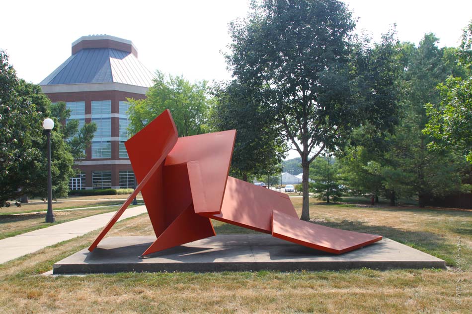 Public Art in Chicago: UIUC [Argonaut III (1979) - by Ed McCullough]