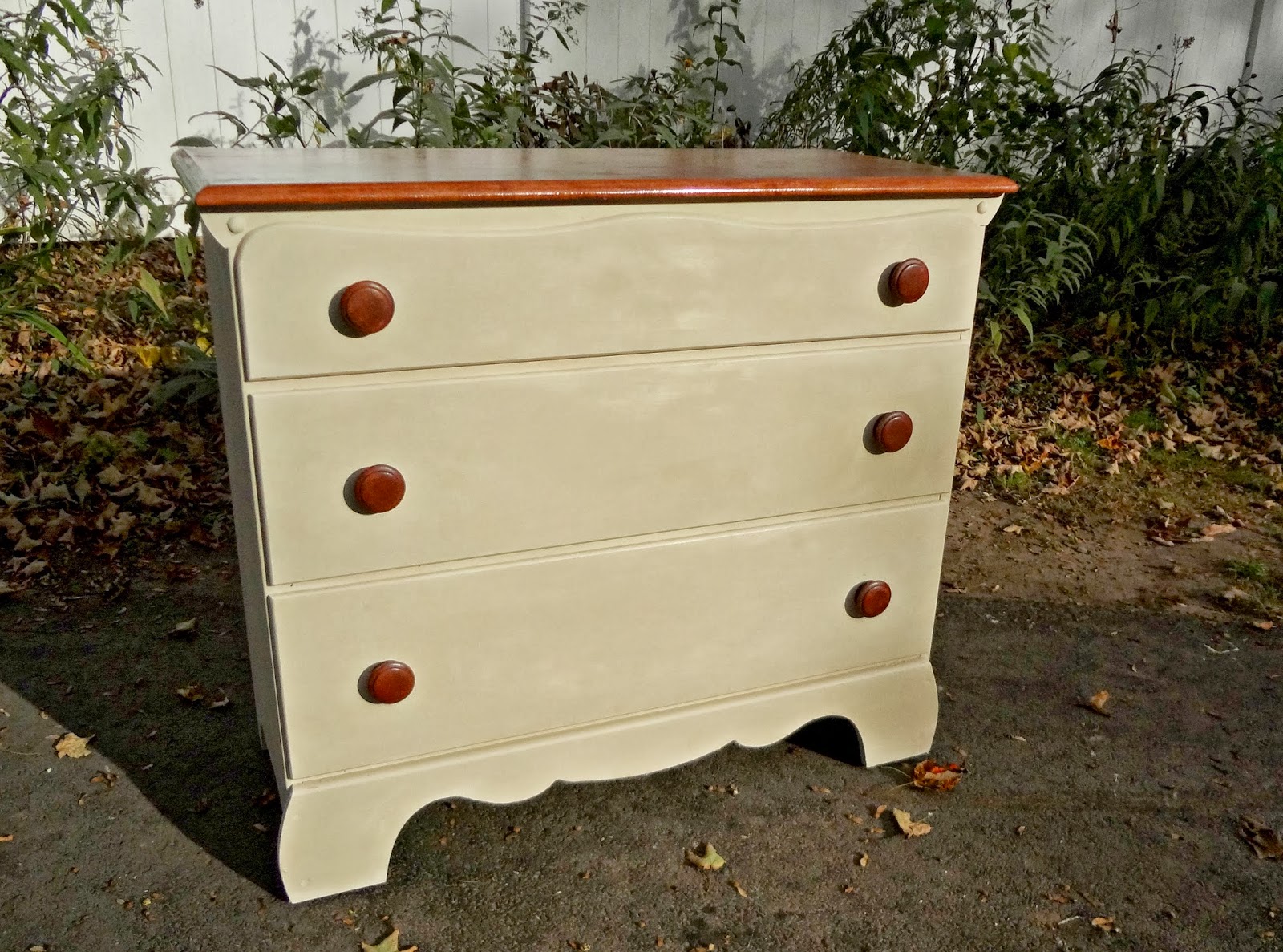 Heir and Space: A Charming Vintage Dresser