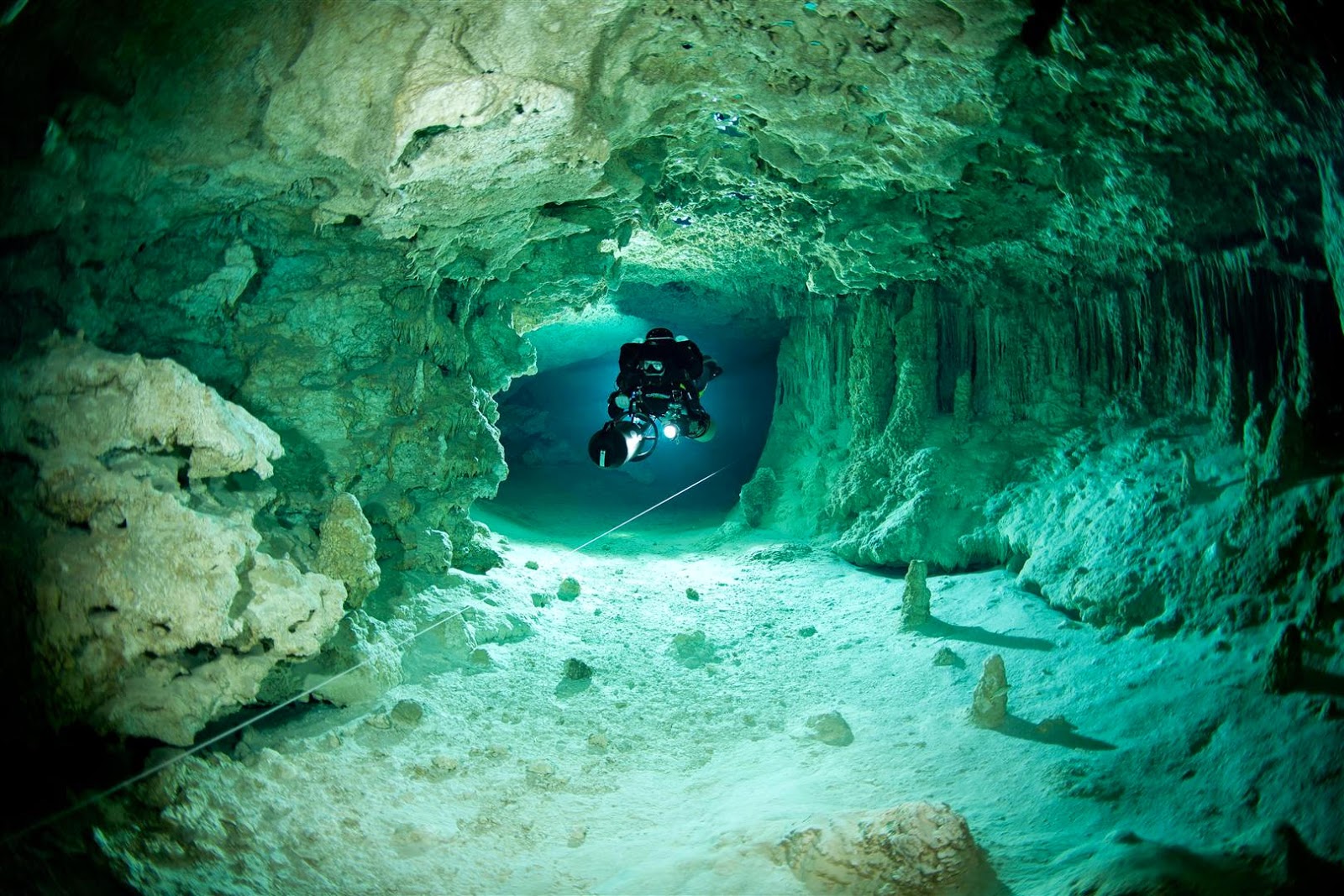 Travel Ideas & Tips: Did You Know Underground Lakes of The World?