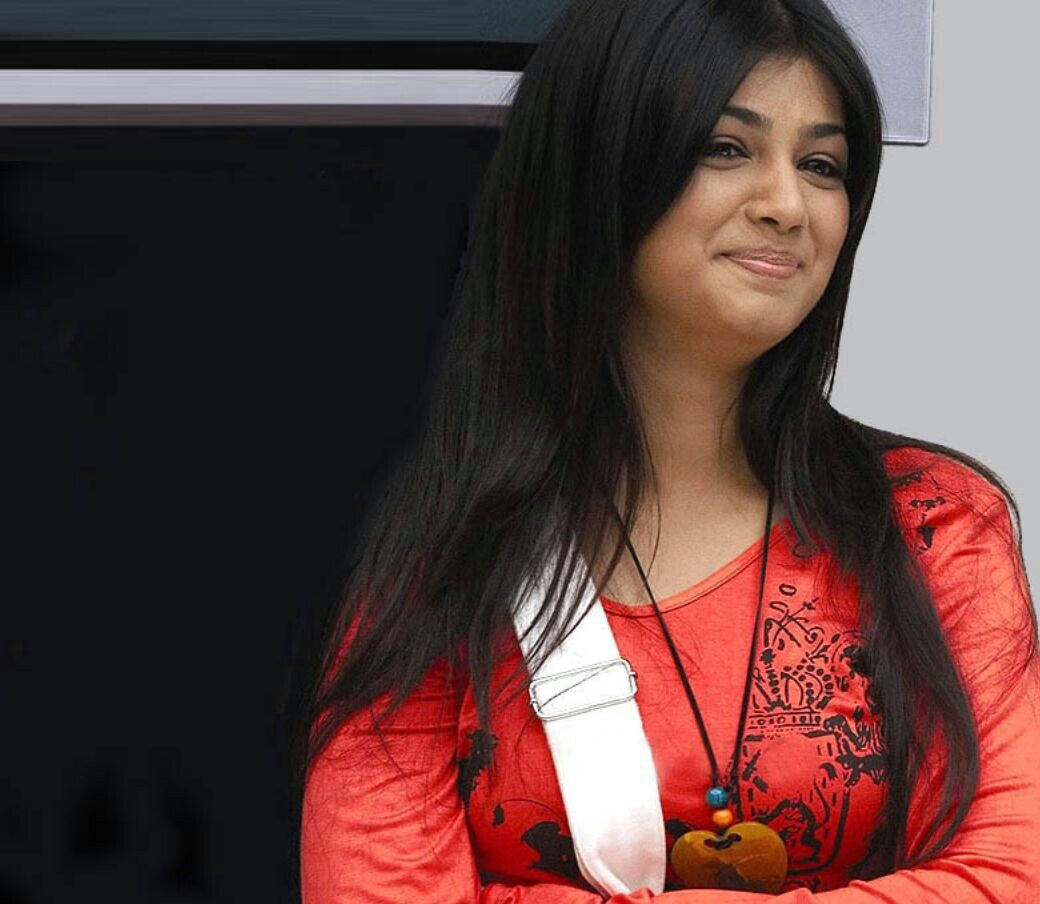 Bollywood Actress AYESHA TAKIA | Walls Buzz