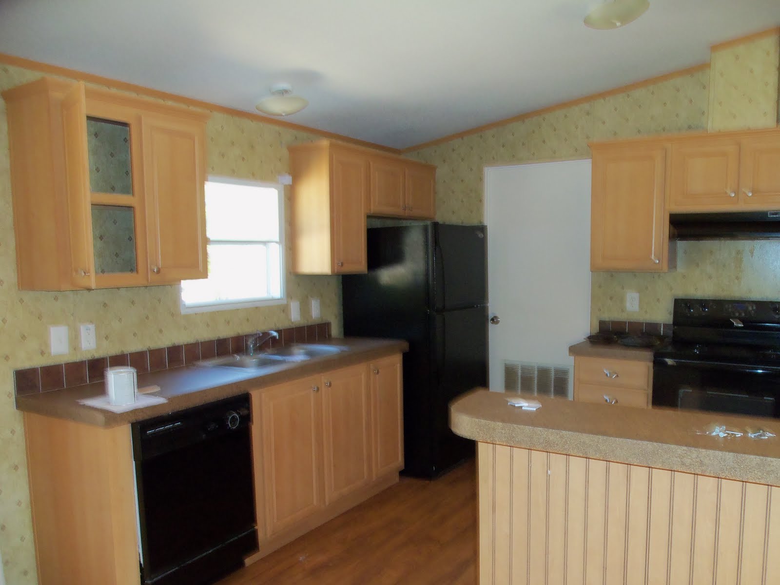 Mobile Home Makeover: Original Interior Pics