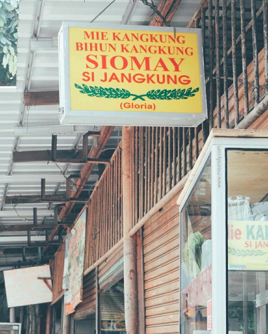 Wisata Kuliner Halal di Gang Gloria Glodok