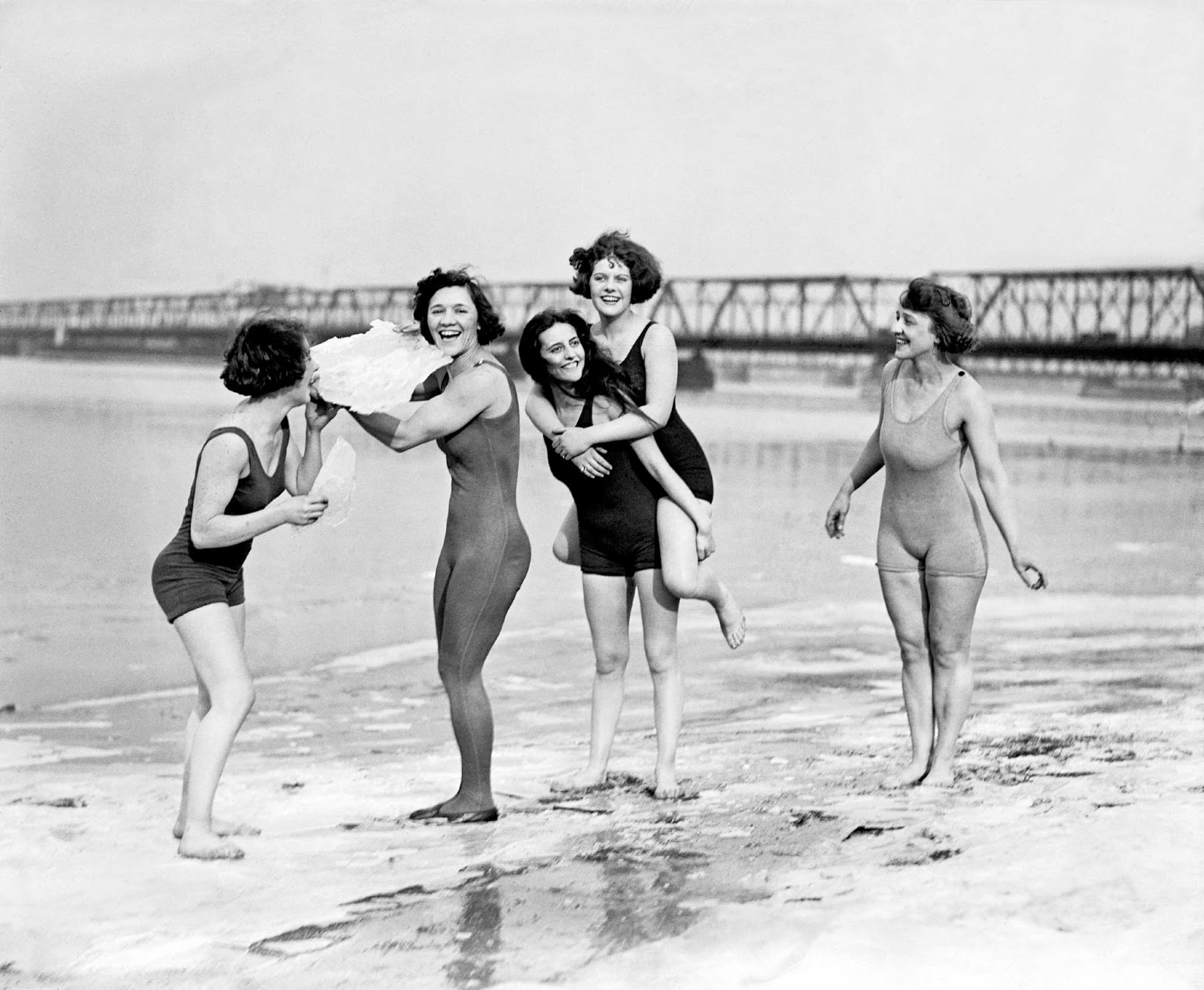 History In Photos Vintage Bathing Beauties