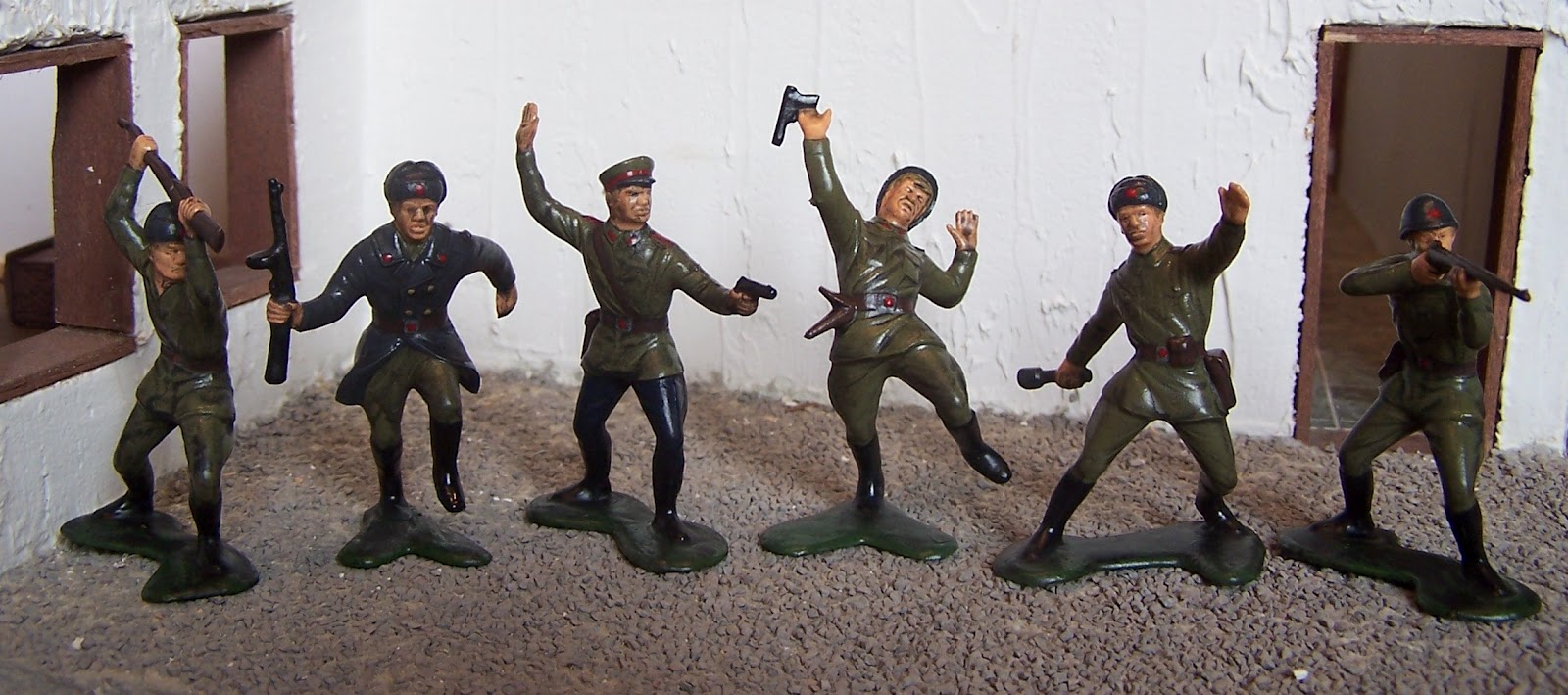 WWII Plastic Toy Soldiers: Marx - Toy Soldiers