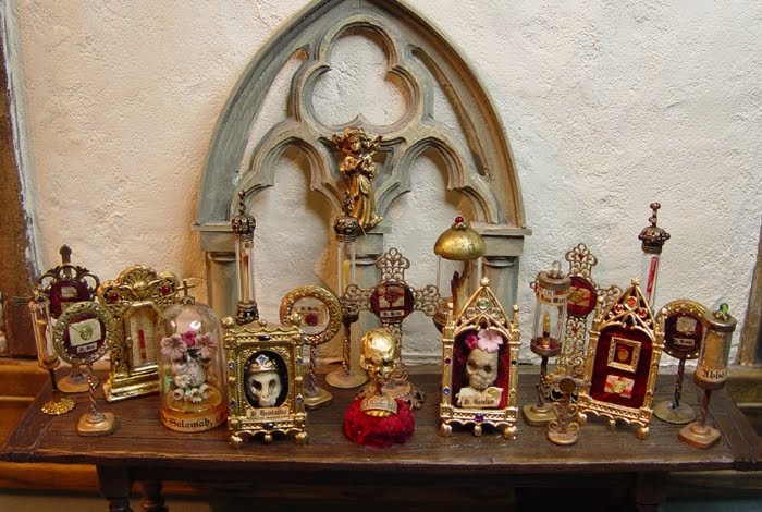 EV Miniatures: Miniature Religious Relics