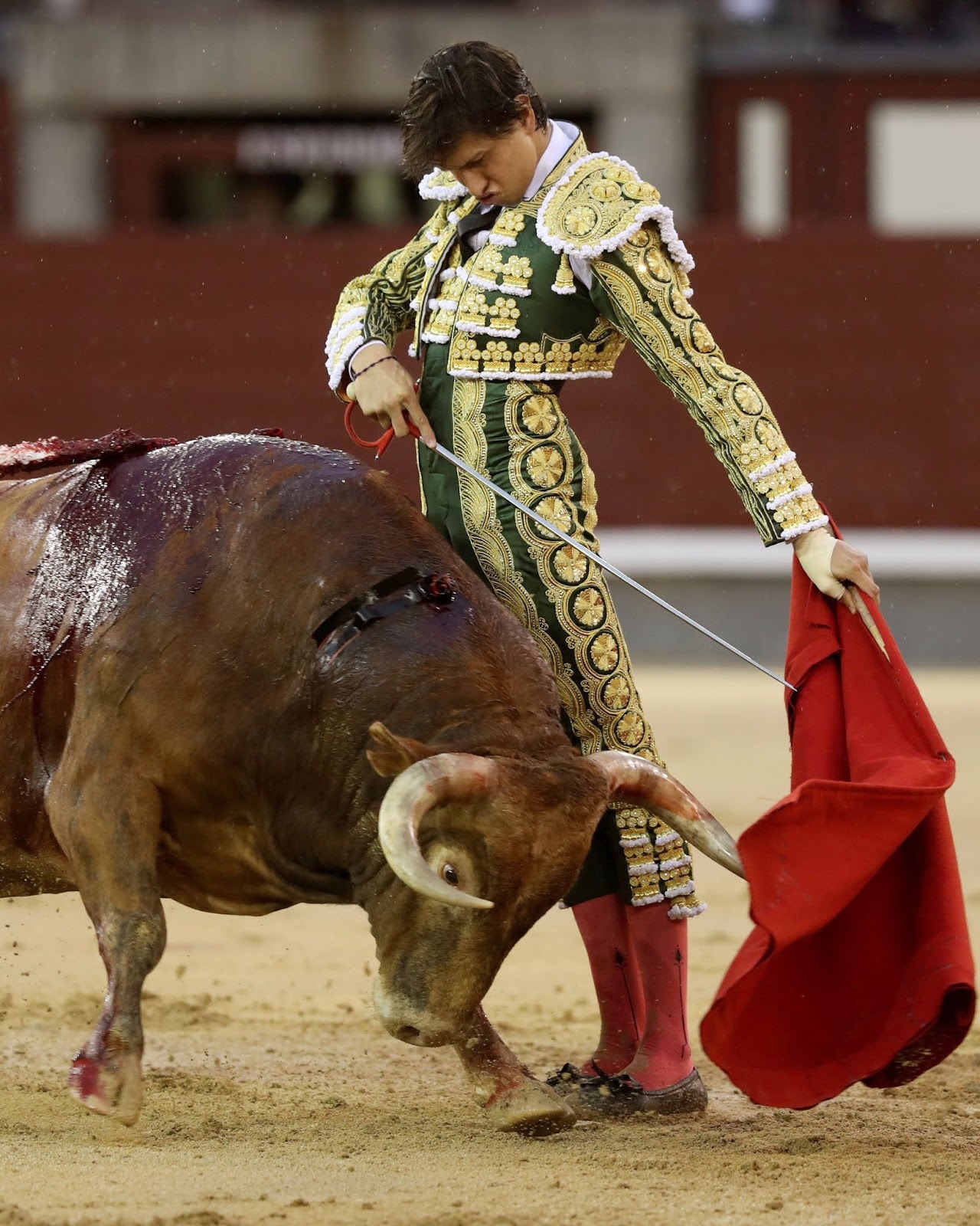 VUELTA AL RUEDO: COMUNICACIÓN - Roca Rey, primer torero con asistente ...