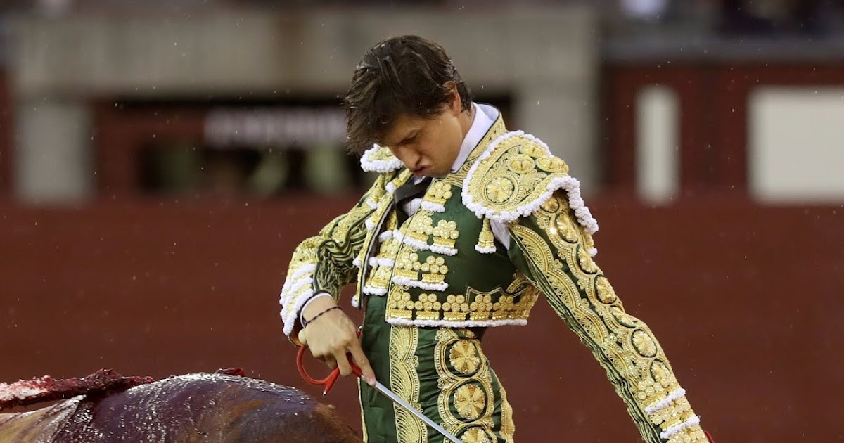 VUELTA AL RUEDO: COMUNICACIÓN - Roca Rey, primer torero con asistente ...