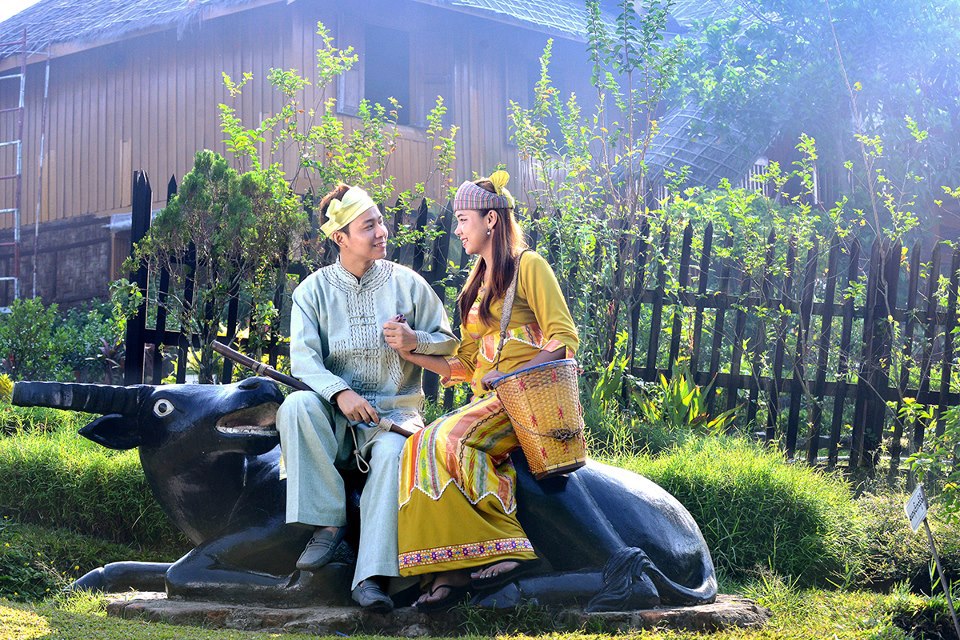 Welcome to Kyaing Tong :): Beautiful Traditional Costumes in Shan State