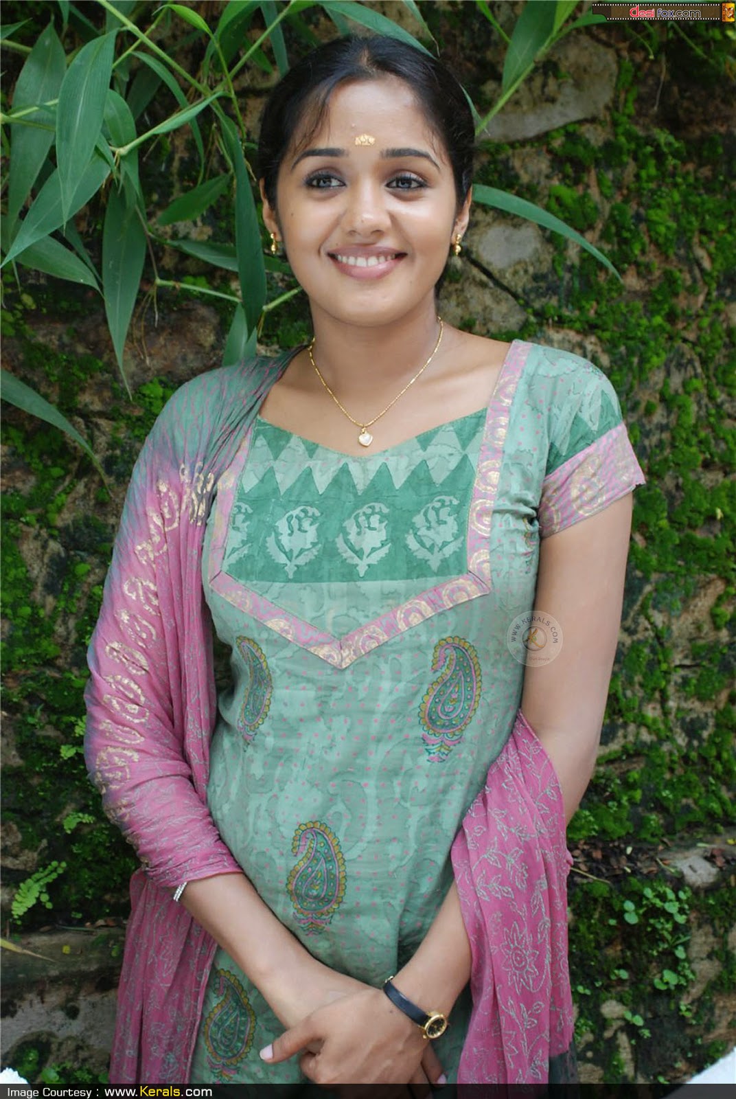 NEWS ONLINE: ANANYA