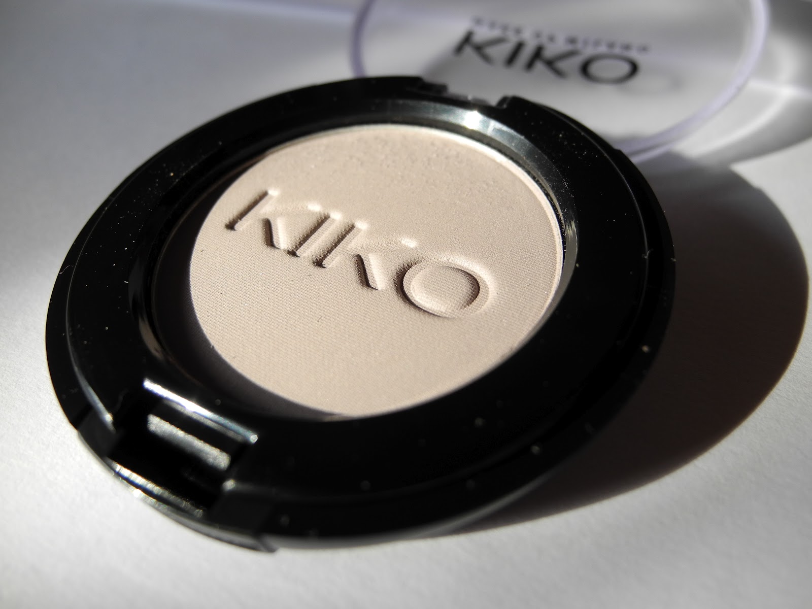 Una tortorella opaca ovvero l'ombretto n°121 - Kiko ~ MAKEmeUP