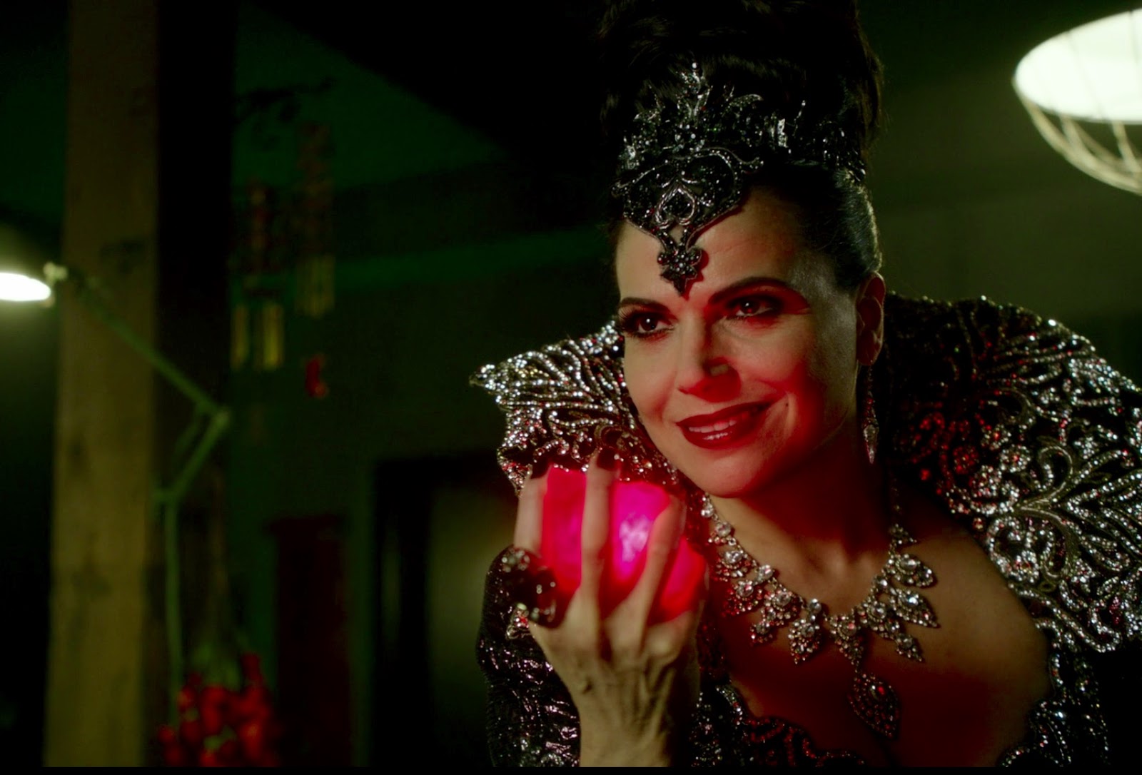 BLOG DO JORGE BRASIL: The Queen is back! Começa a sexta temporada de ...