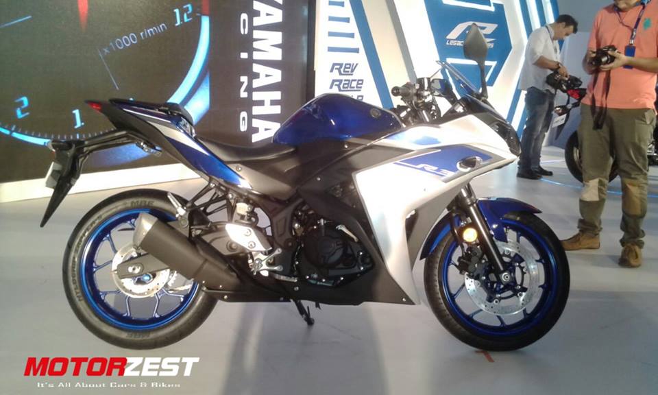 John Abraham Launches The Yamaha R3 In India At Rs 3.25 Lakhs - MotorZest