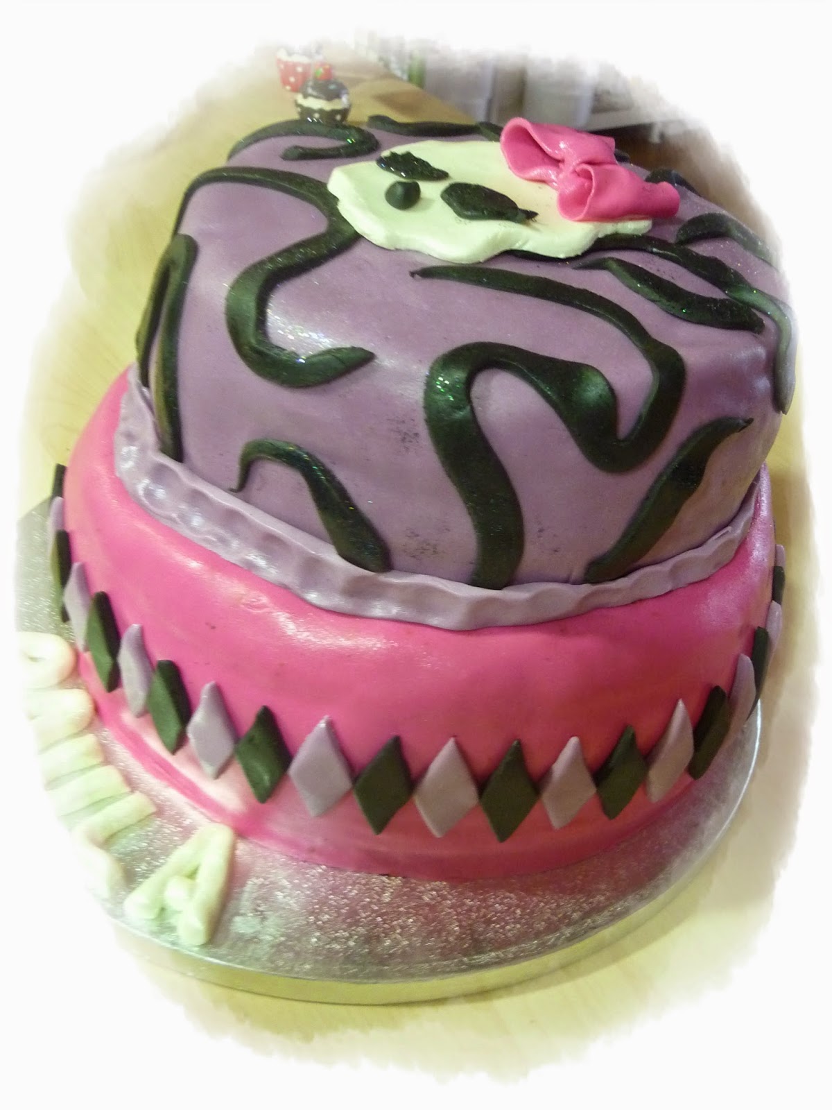 PASTEL MONSTER HIGH
