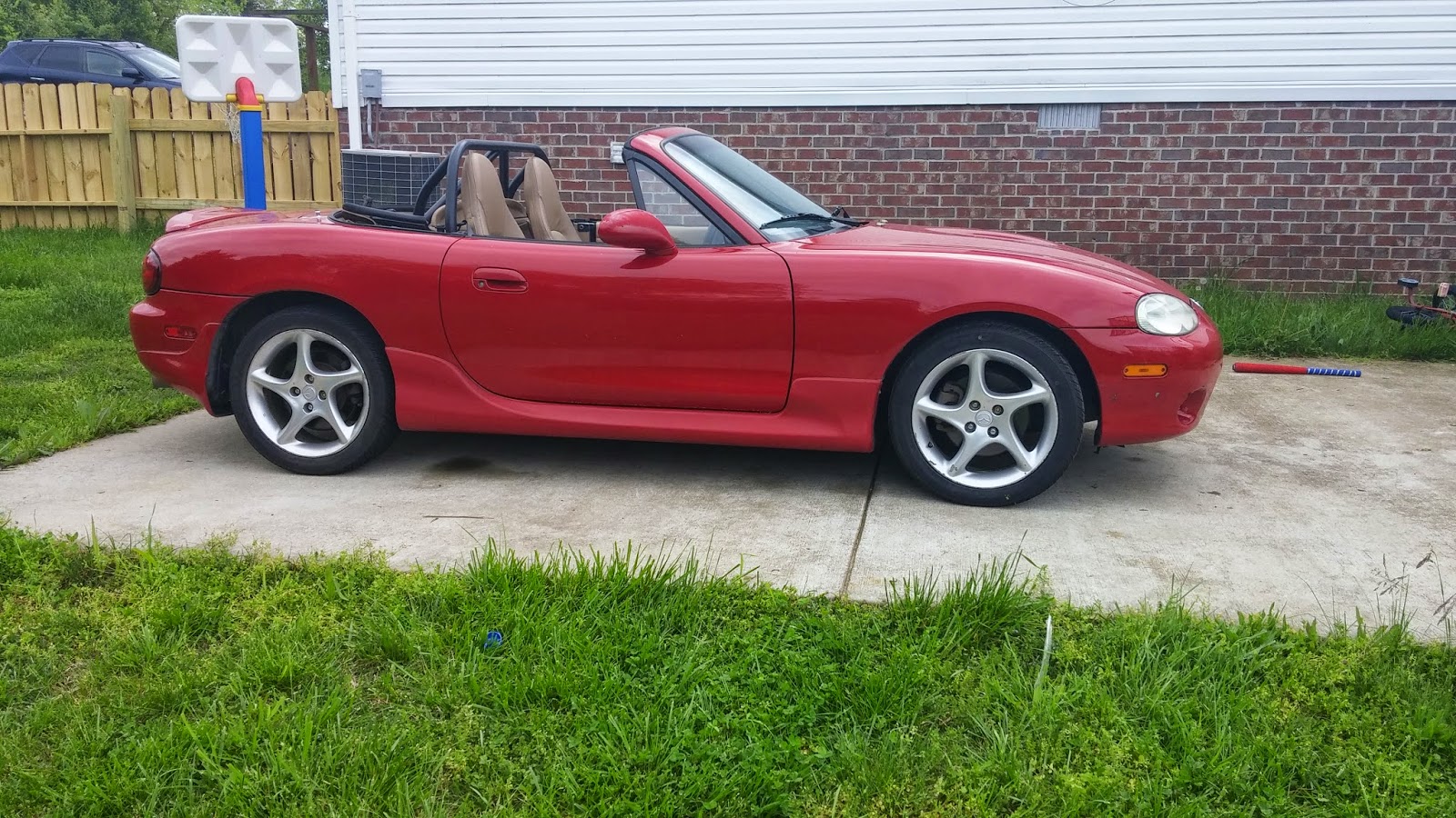 Mazda MX-5 Miata Track Build: Miata Hard Top & PlastiDip Wheels