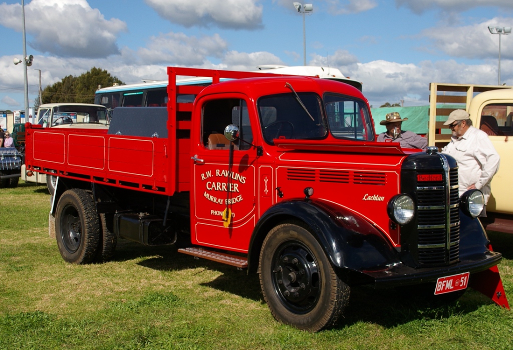 Historic Trucks: Dubbo Vintage Truck Show 2016 - Part 1 - English and ...