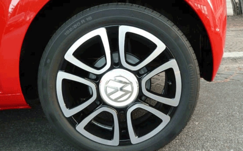 Volkswagen Up 2WD HD Pictures