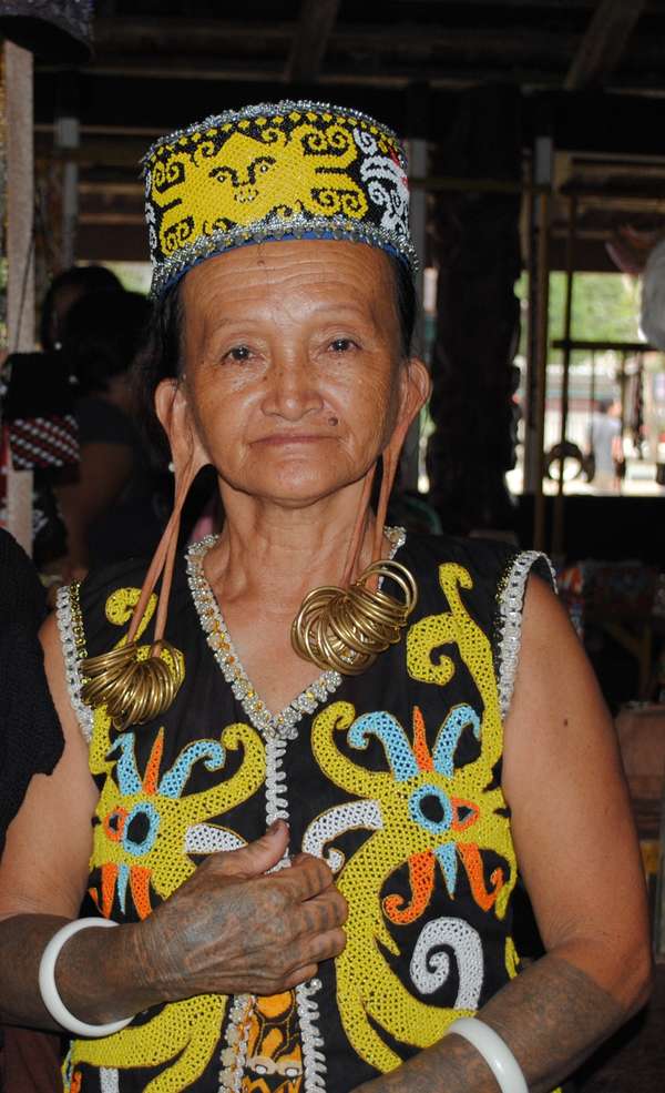 Tato Dayak Kenyah / 19 best Dayak Kenyah images on Pinterest | Borneo ...