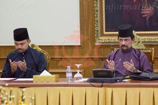 Maharum Bugis Syah (MBS): Sultan Brunei Hadiri Mesyuarat Majlis Ugama ...
