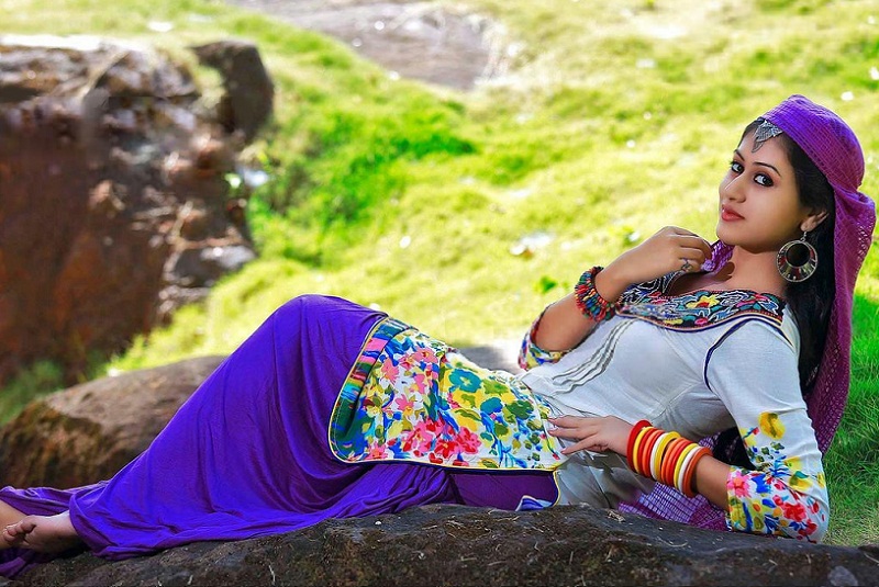 INDIAN BEAUTIES: MARIA JOHN