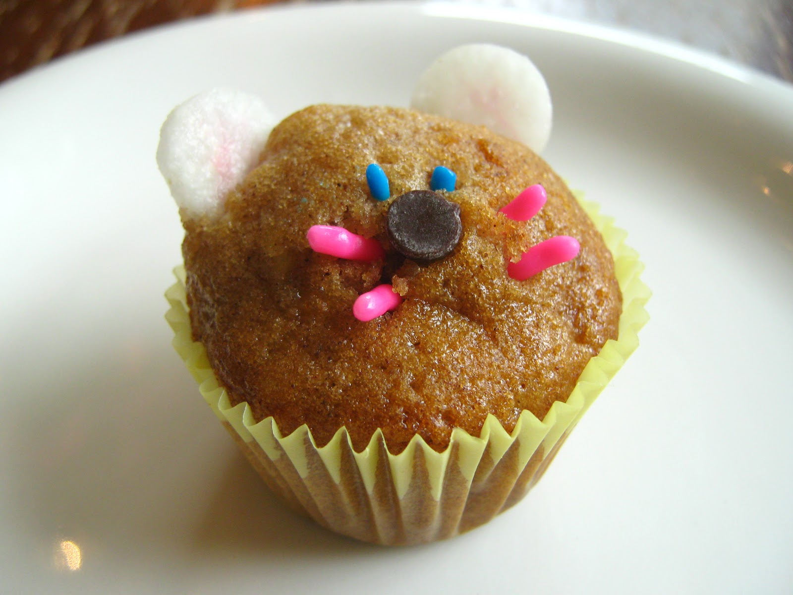 Rindy Mae: Animal Muffins: A Kid Snack