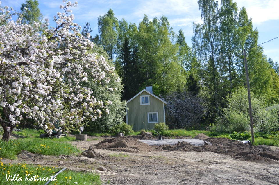 Villa Kotiranta: Kasvimaan perustaminen raksan pihaan