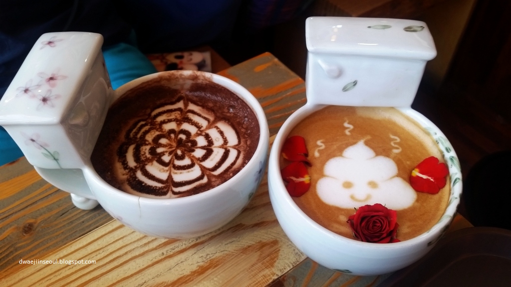 Dwaeji In Seoul: Ddo-ong Cafe (poop cafe), Insadong