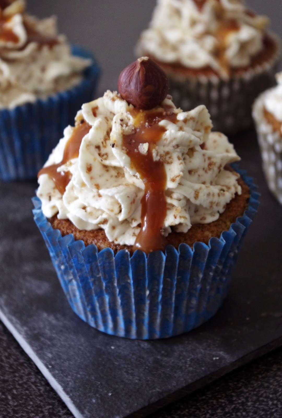 Rêve de gourmandises 2: Cupcakes d'automne (noisettes, épices, caramel)