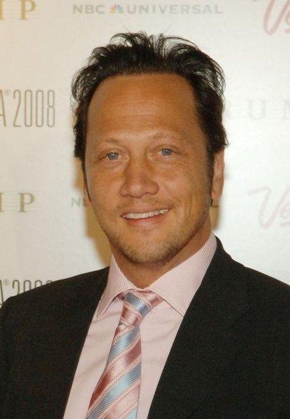 LO + IN D' CLAU: ROB, CERCA DE LATINOAMERICA