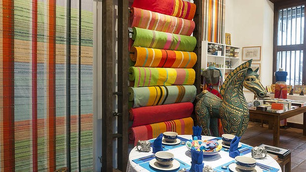 Colour my world: the textiles of Sri Lanka | GlobalSalsa: travel writer ...