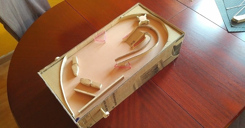 MadZab Gaming: Crafting: A cardboard pinball machine