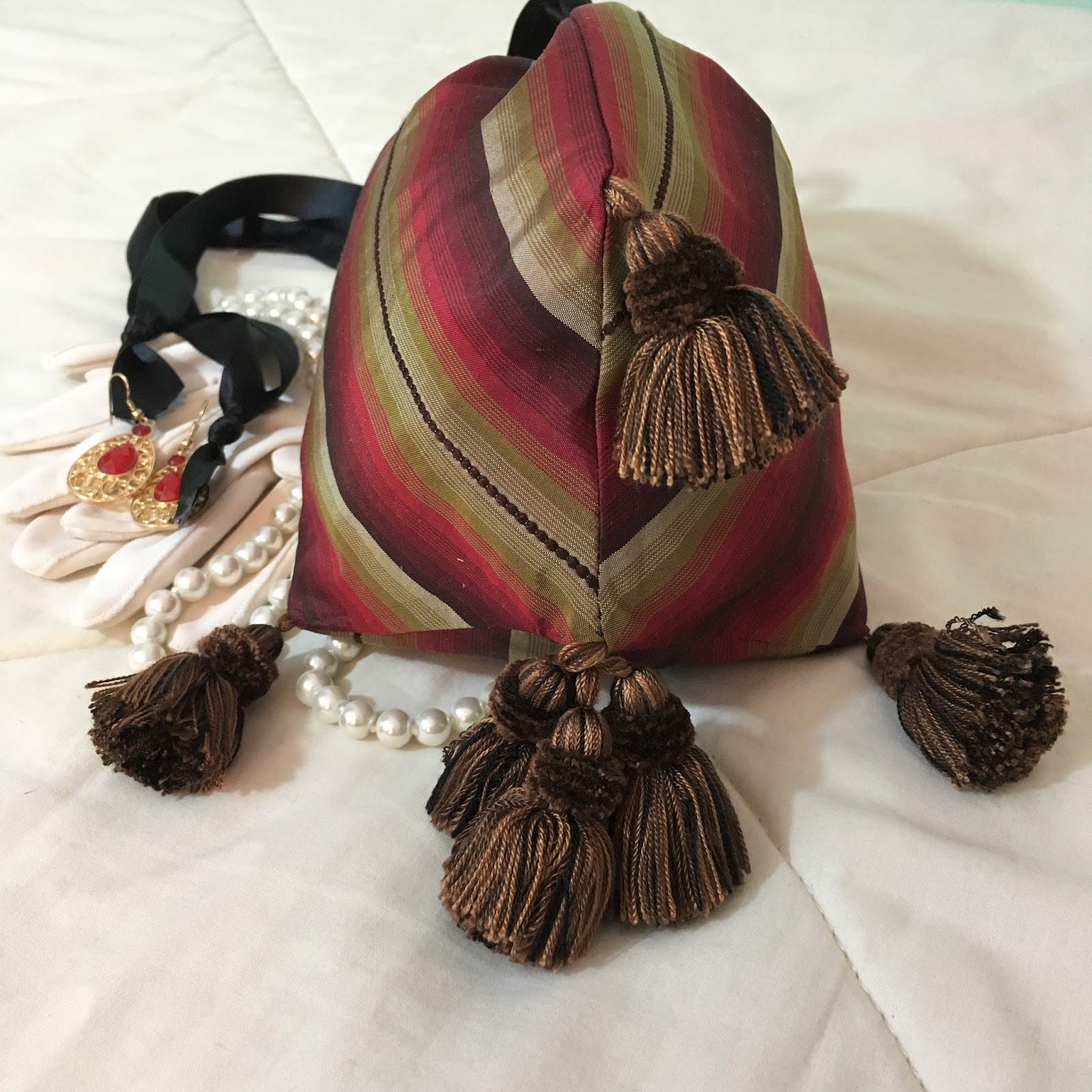 The Sewphisticate: 1 Hussif + 2 Reticules = A Sewing Round-Up