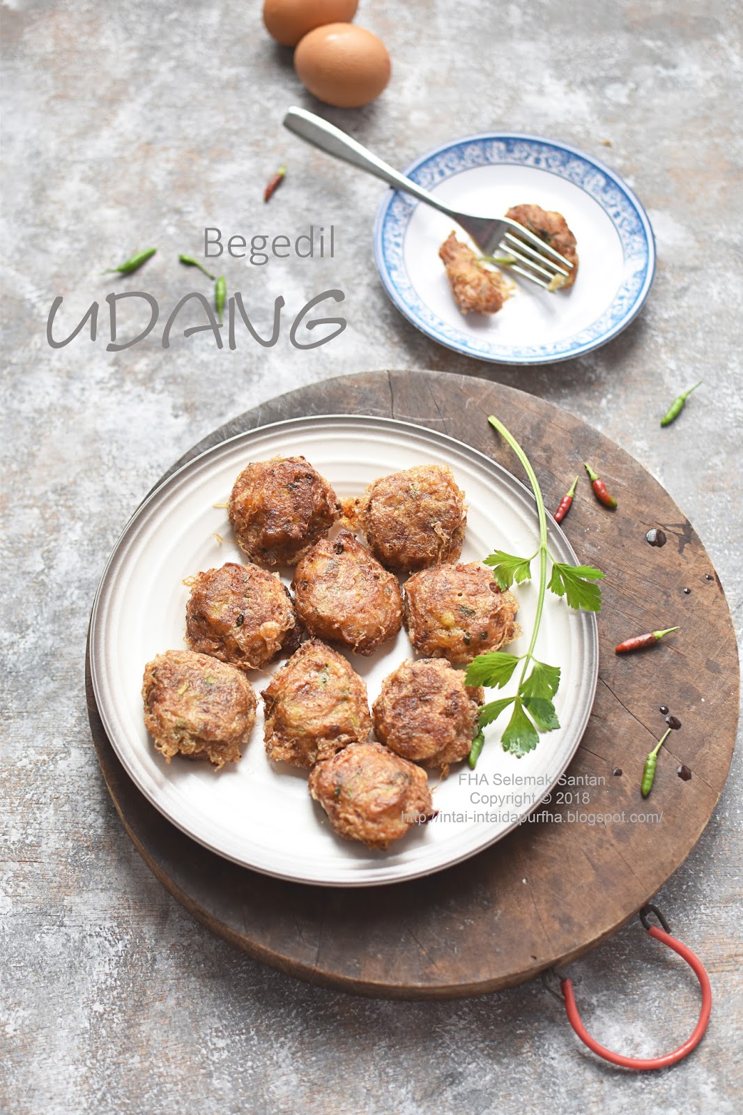 BEGEDIL UDANG ... aroma tak sama macam begedil ayam, daging mahupon ...