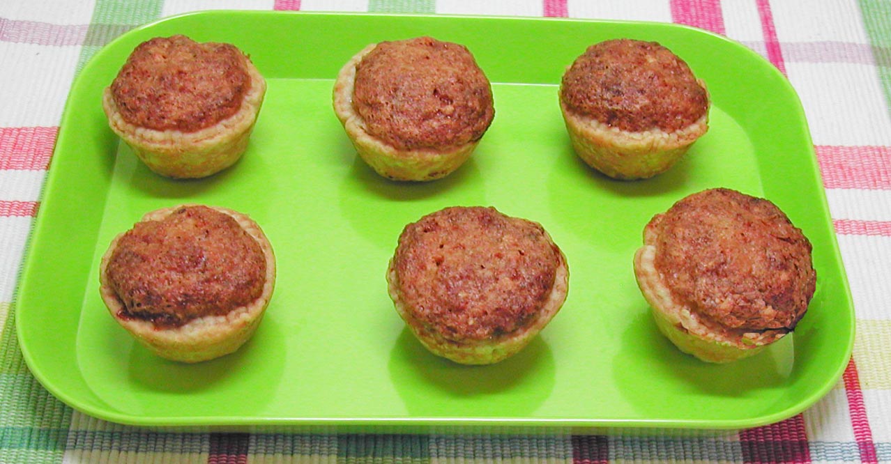 The Iowa Housewife: Family Favorites...Raspberry Almond Tassies