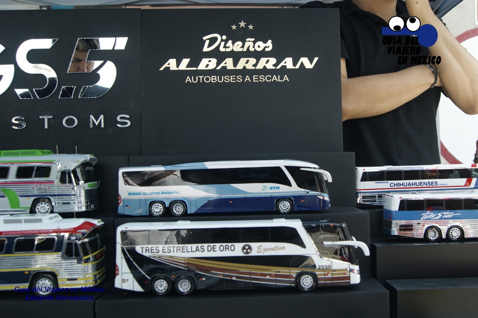 Hermosos modelos a escala