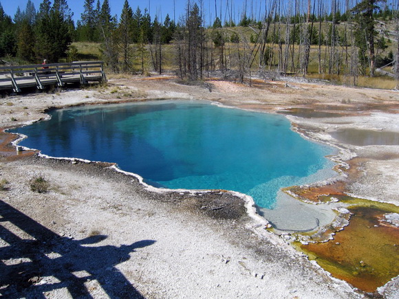 THE WORLD GEOGRAPHY: 12 Wonderful Hot Springs