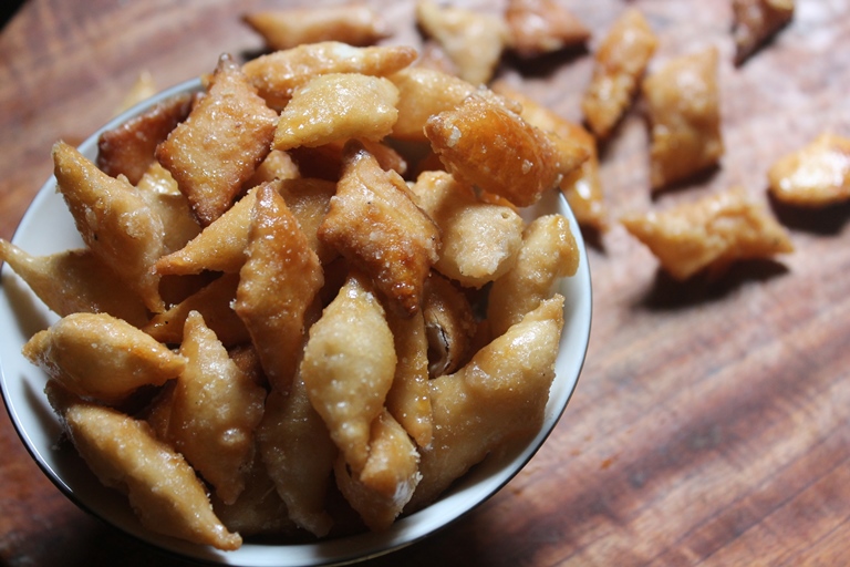 Sweet Diamond Cuts Recipe | Sweet Maida Biscuits