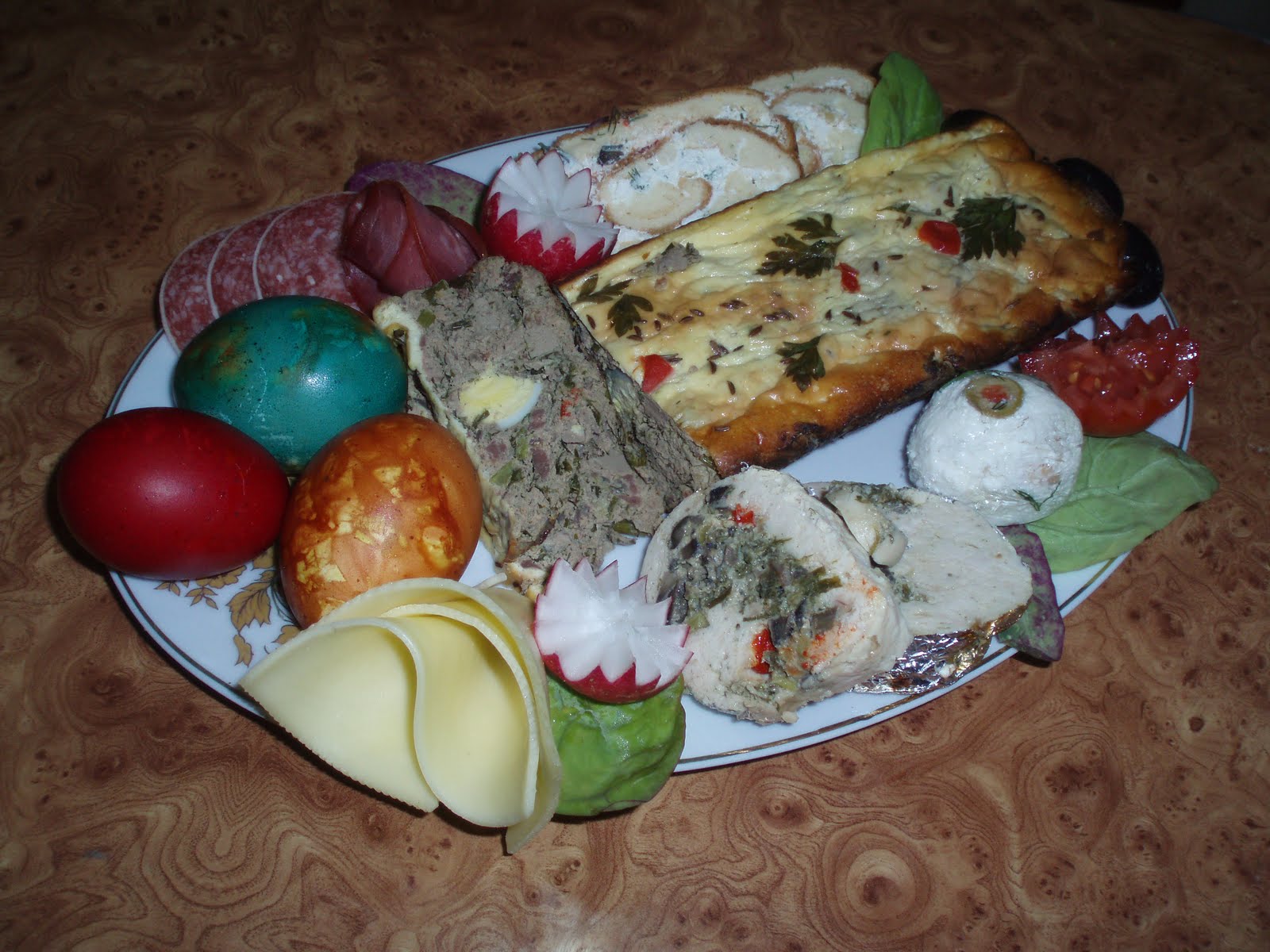 TORTURI SI PRAJITURI IN GALATI: MENIU DE PASTE