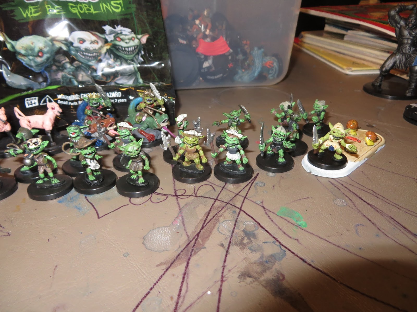 Real Minis: Pathfinder battles we be goblins in hand picture review