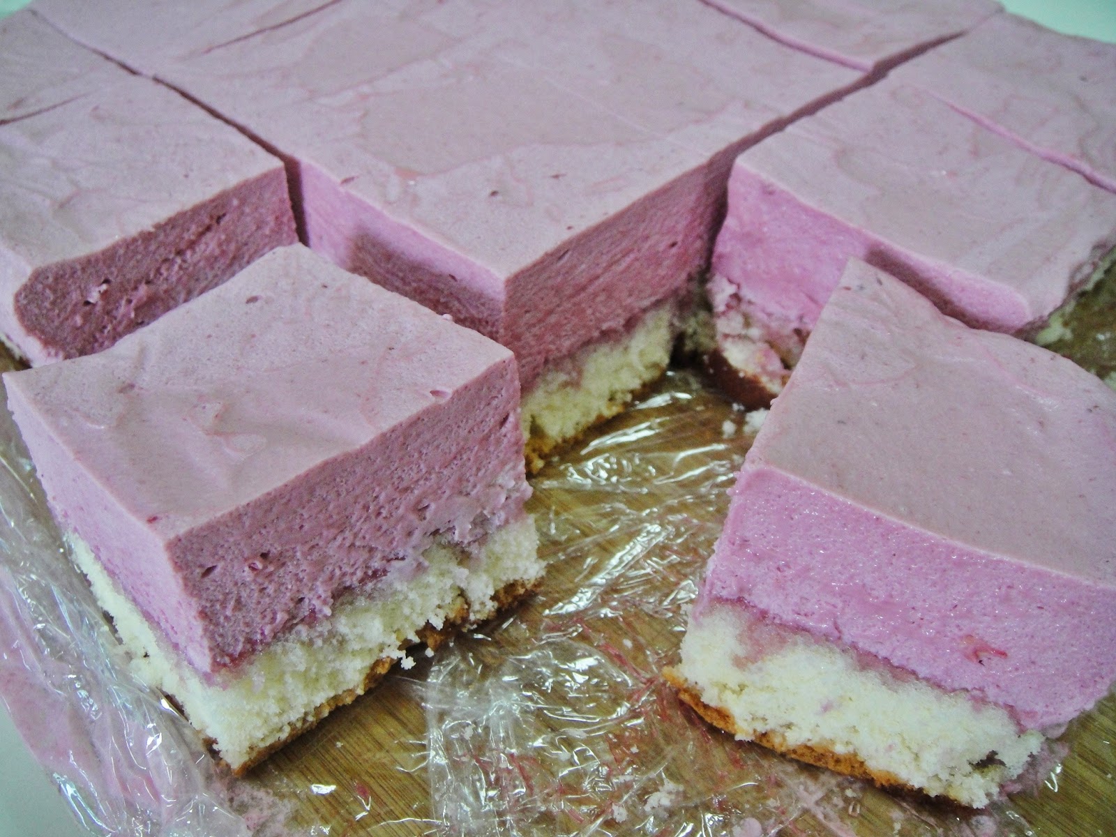 Maryam's Culinary Wonders: 1085. Mulberry Mousse Cake