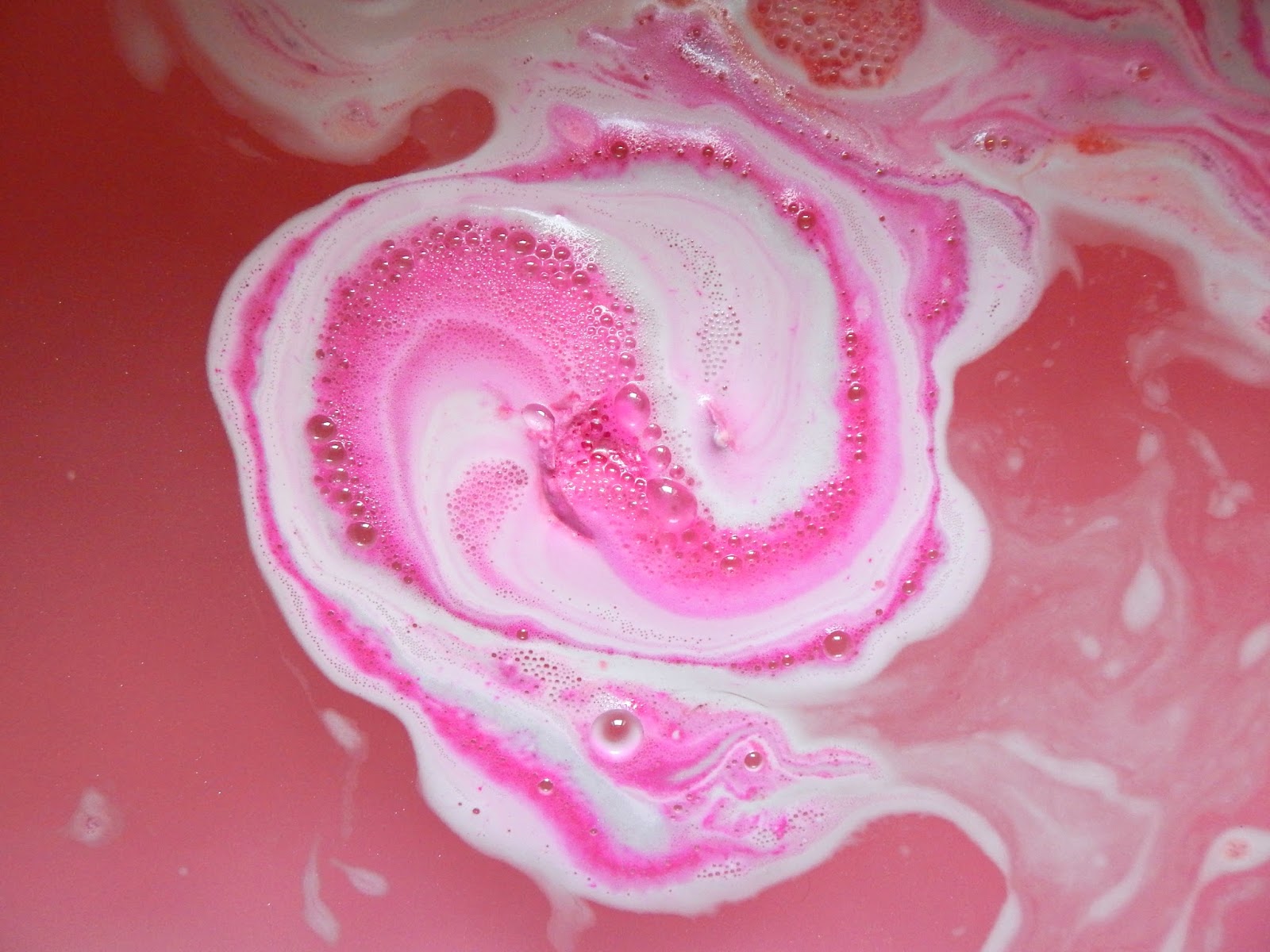 Lush Think Pink Bath Bomb - what lauren did today