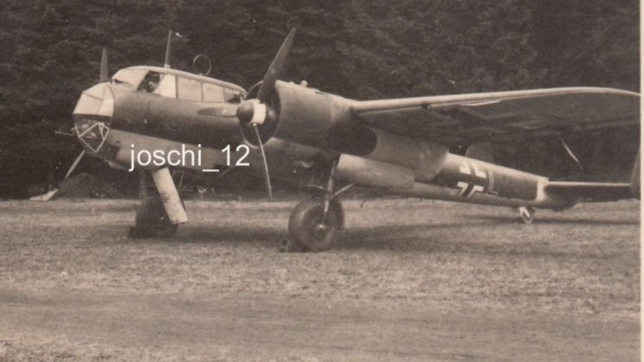 FalkeEins - the Luftwaffe blog: refuelling and bombing up KG 77 Dornier ...