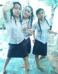 kumpulan foto ABG SMP sedang mandi - Armine Scene