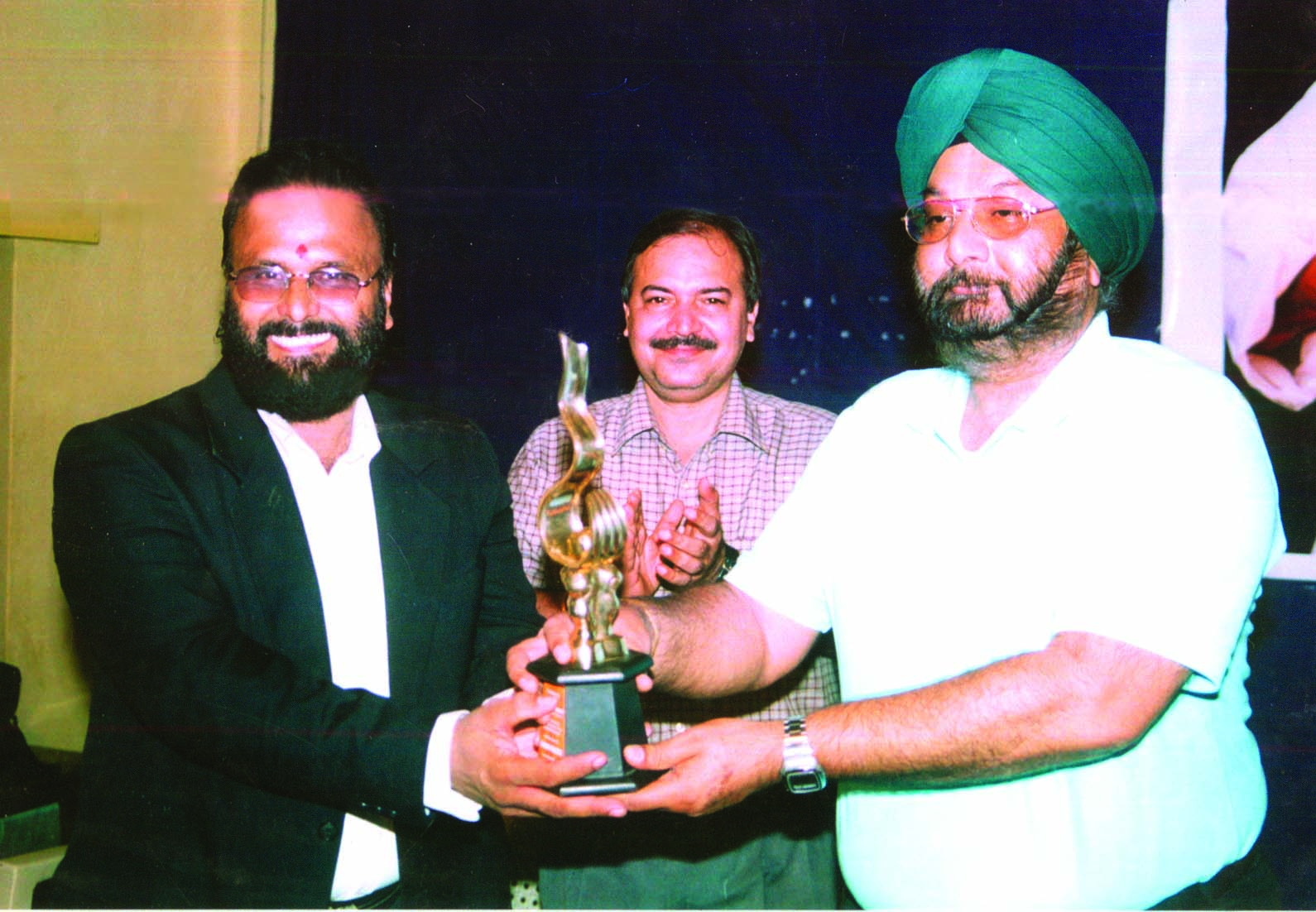 The Real Truth About The Living Legend - Rajaguru T. Ravindran aka ...