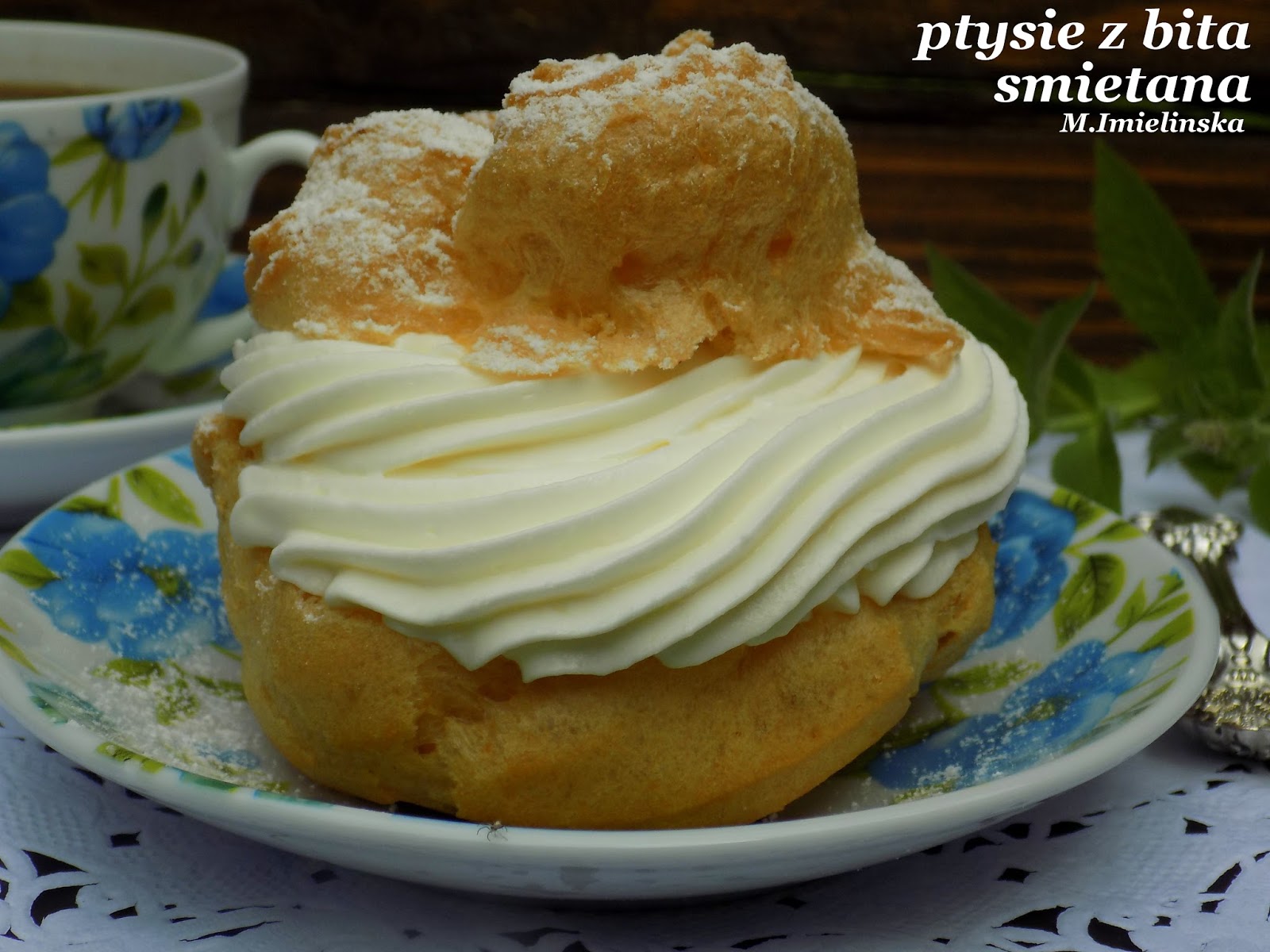 Domowa Cukierenka : ptysie z bitą śmietaną